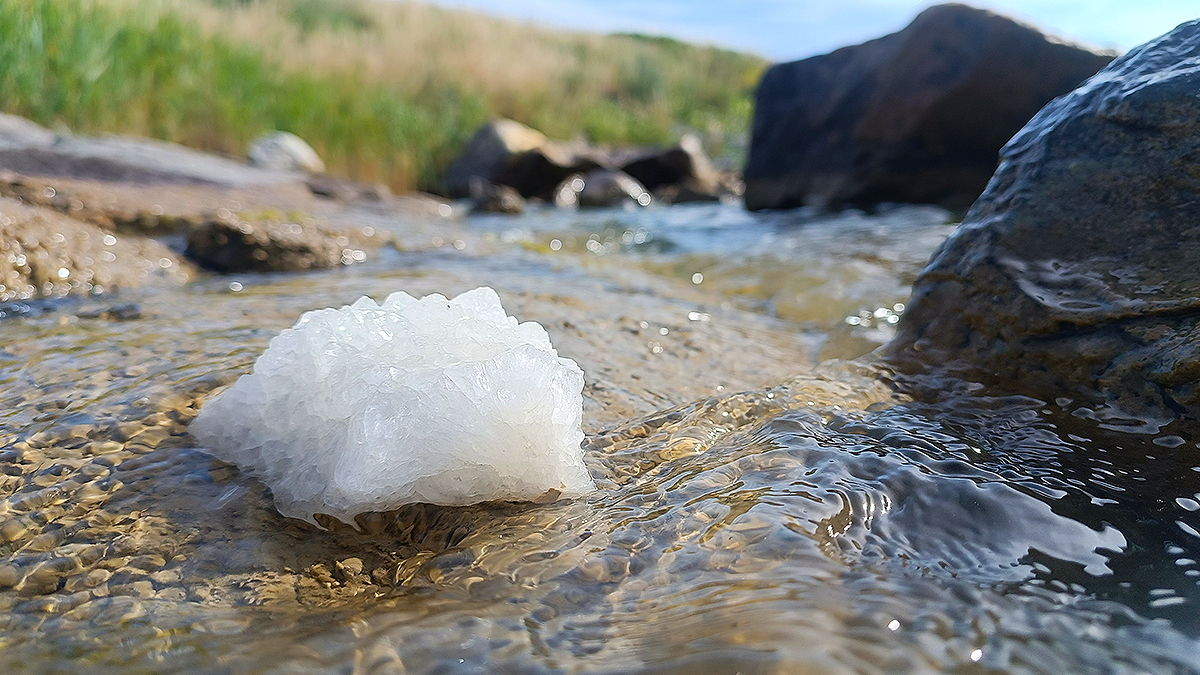 How to cleanse and recharge your rock crystal | Flow-Spirit